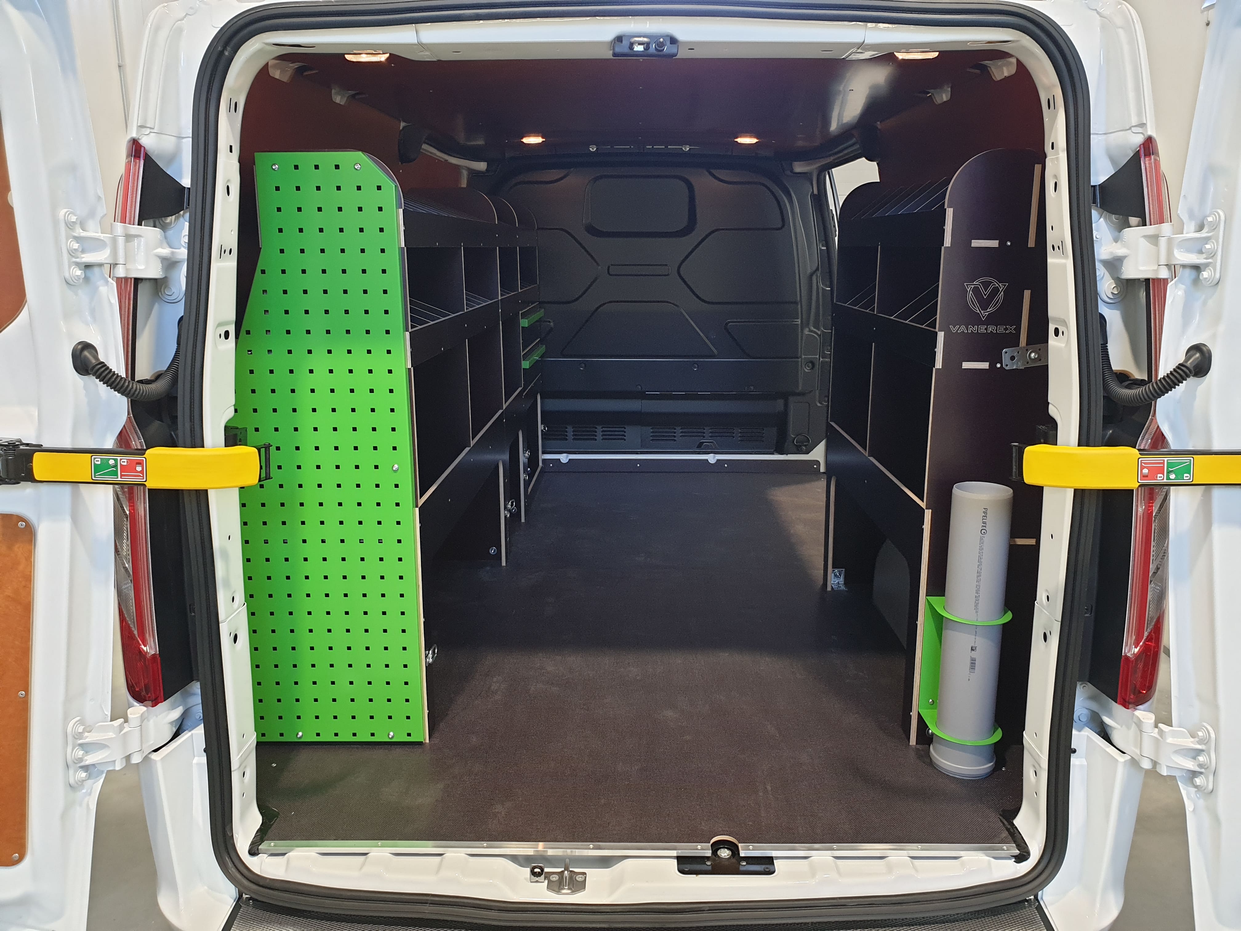 Houten bedrijfswageninrichting Volkswagen e-Crafter 2018+ | Vehikit
